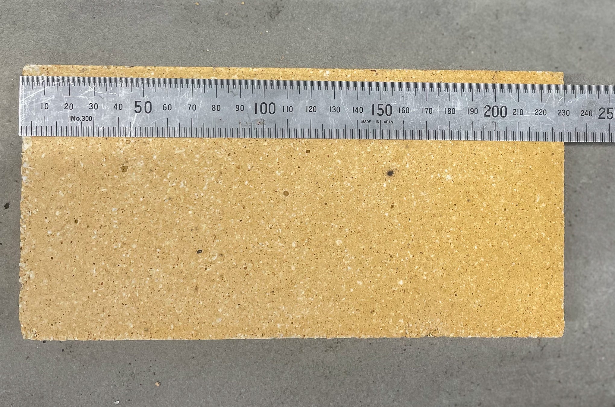 Fire Bricks 230 x 115 x 25mm, Lot of 12 Bricks — Primal Fires